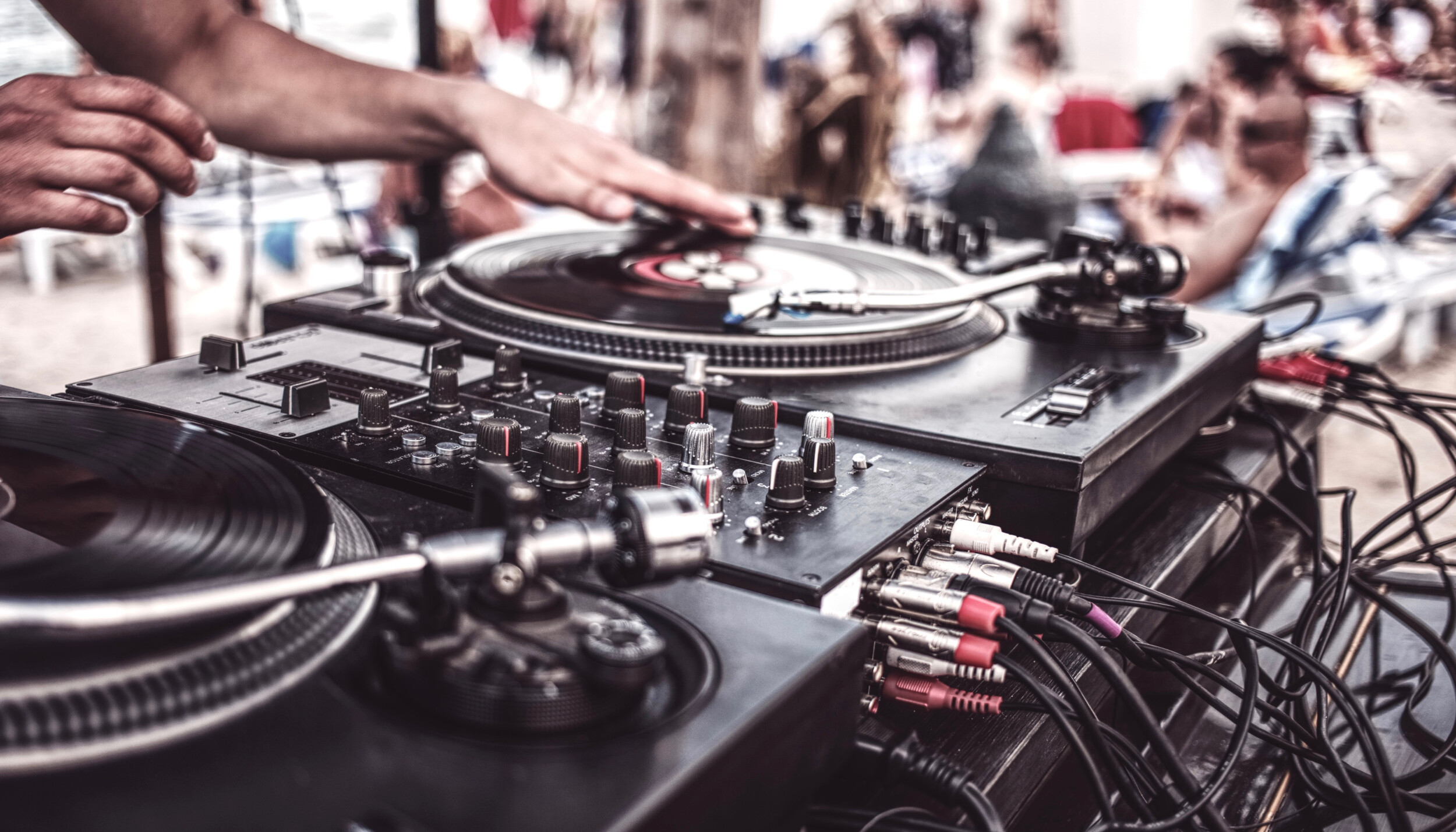 Kurs DJ’ski dla Początkujących | Poznań - Pomysł na Prezent ...
