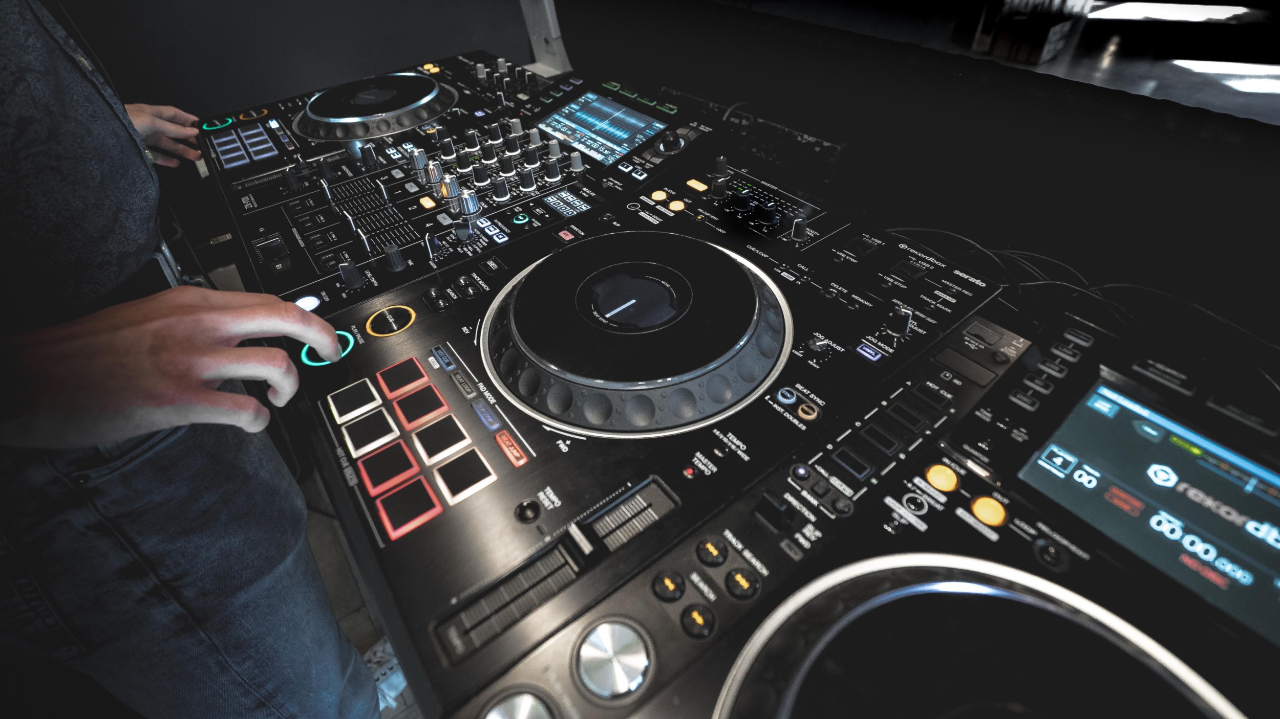 Kurs DJ-ski Podstawowy I Stopnia | Warszawa | Pomysł na Prezent ...